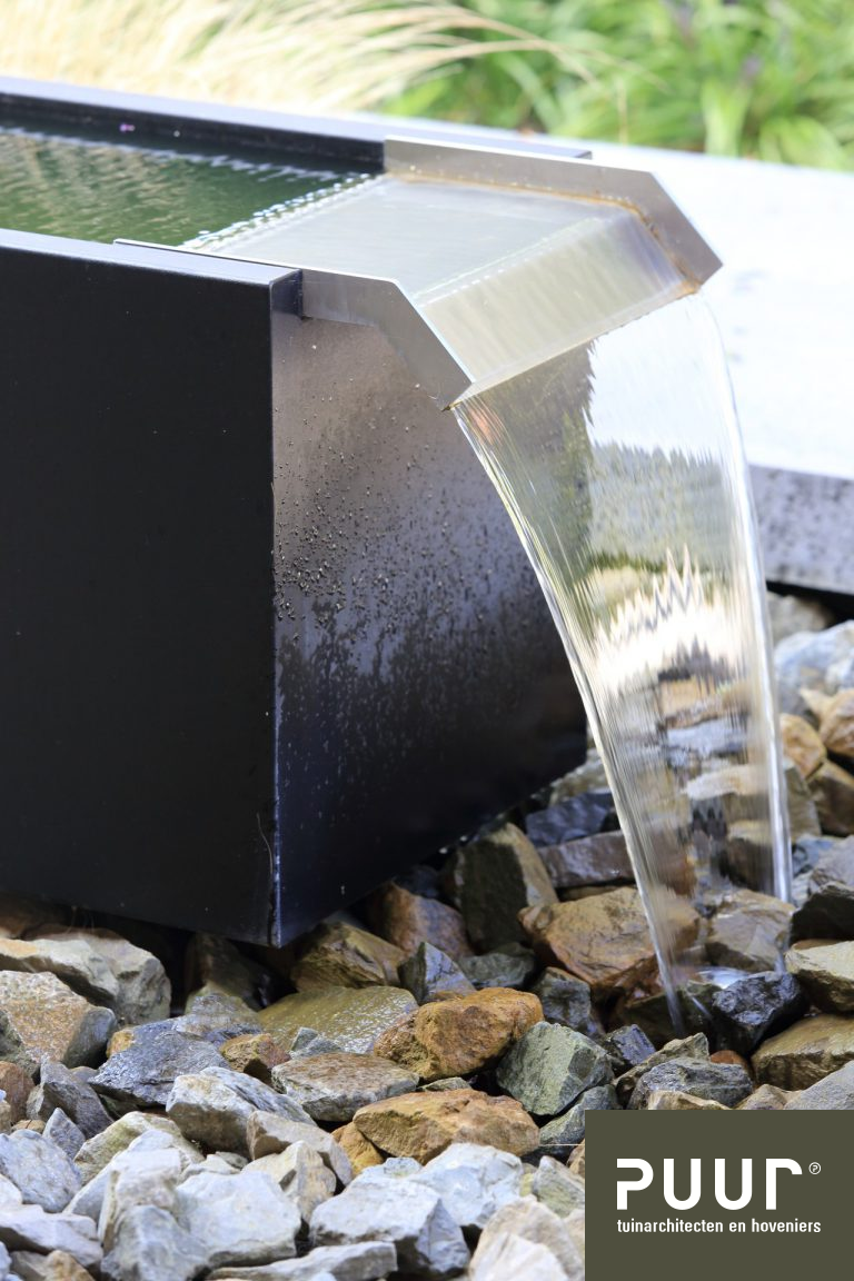 Kleine tuin met waterpartij | Bekijk project - PUUR Groen